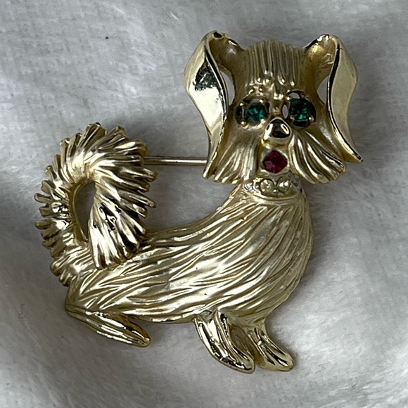 BSK | Jewelry | Vintage Signed Bsk Gold Tone Dog With Green Crystal Eyes Brooch | Poshmark